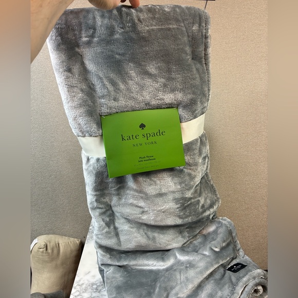 kate spade | Bedding | Kate Spade Plush Fleece Throw In Concrete Gray ...